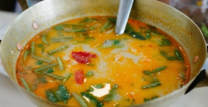 This Ancient Ginger And Garlic Soup Recipe Beats The Flu, Common Cold ...